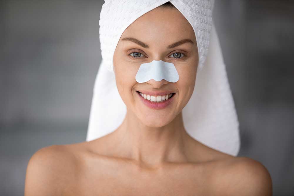 Enlever les points noirs naturellement : comment faire